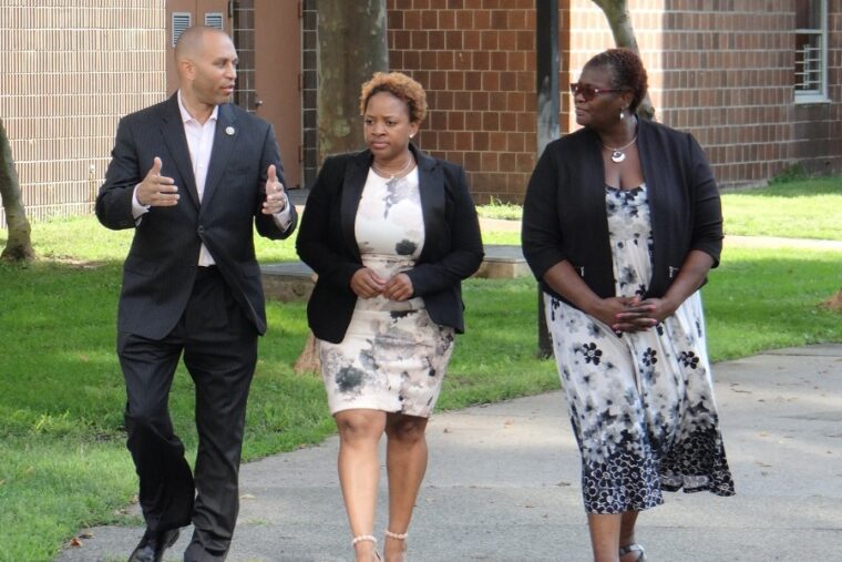Senator Persaud Joins Congressman Jeffries As She Announces Her ...